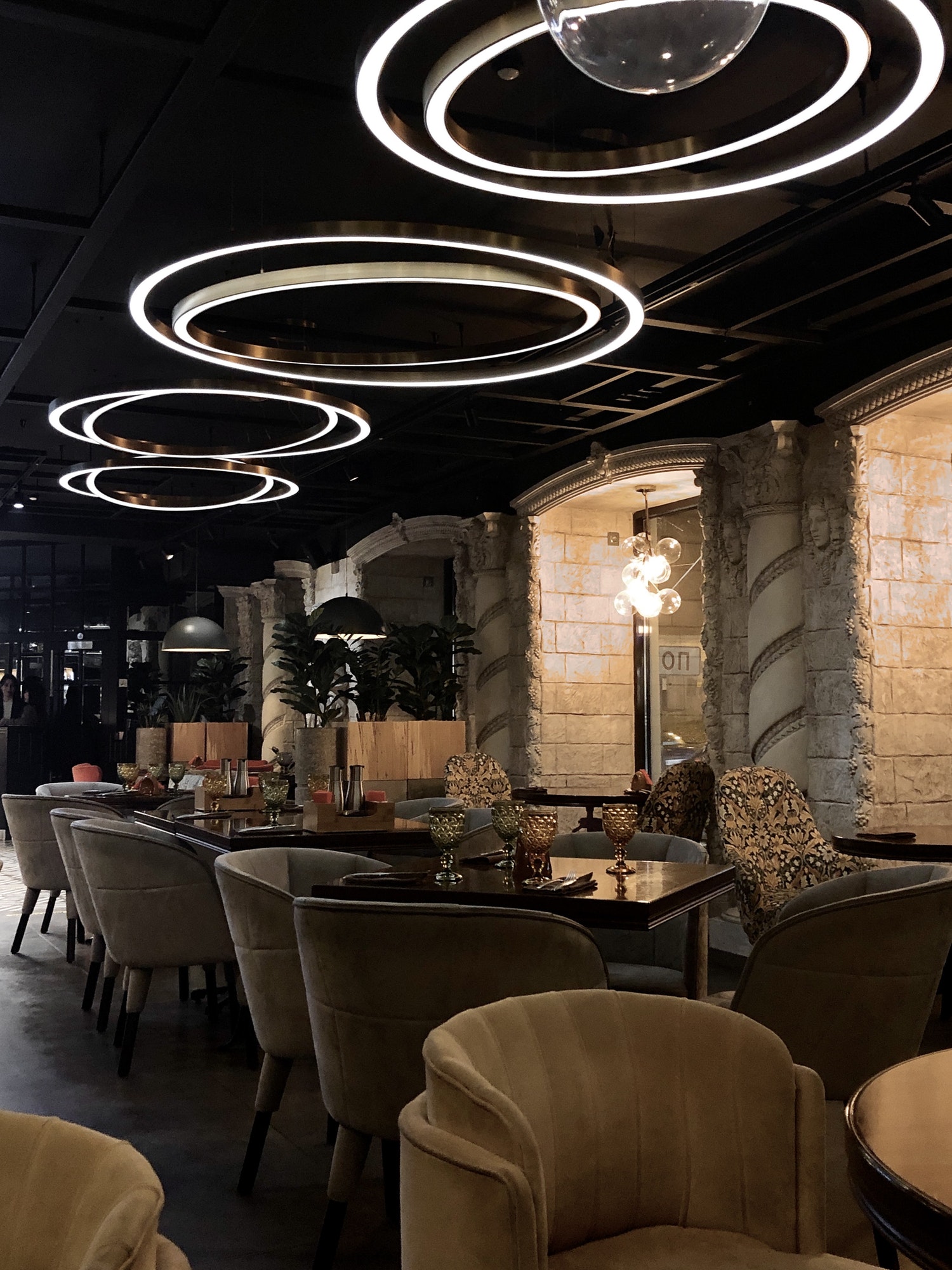 Gastronomic Galleries: Restaurant Interior Design as Art - interiorar ...